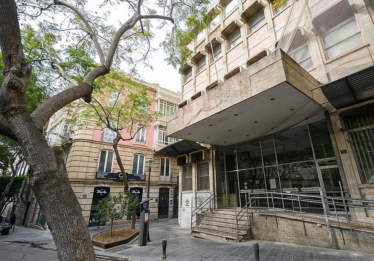 El histórico edificio de Correos empezará a ser escombros en solo una semana | Ideal